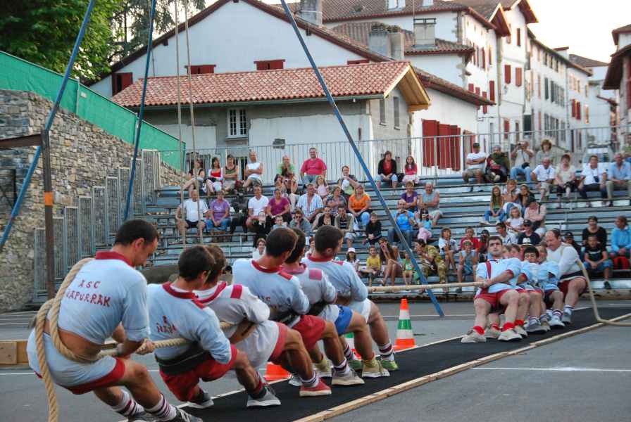 Spectacle de force basque avec Napurrak à ESPELETTE (64) | Animations